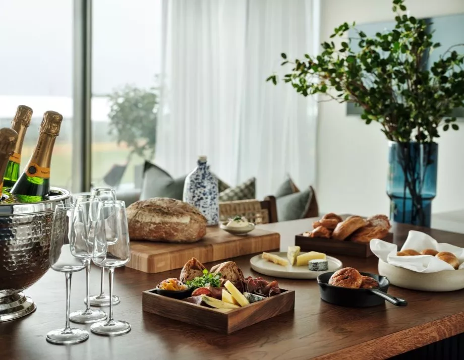 EATS & DRINKS | Escapade Silverstone